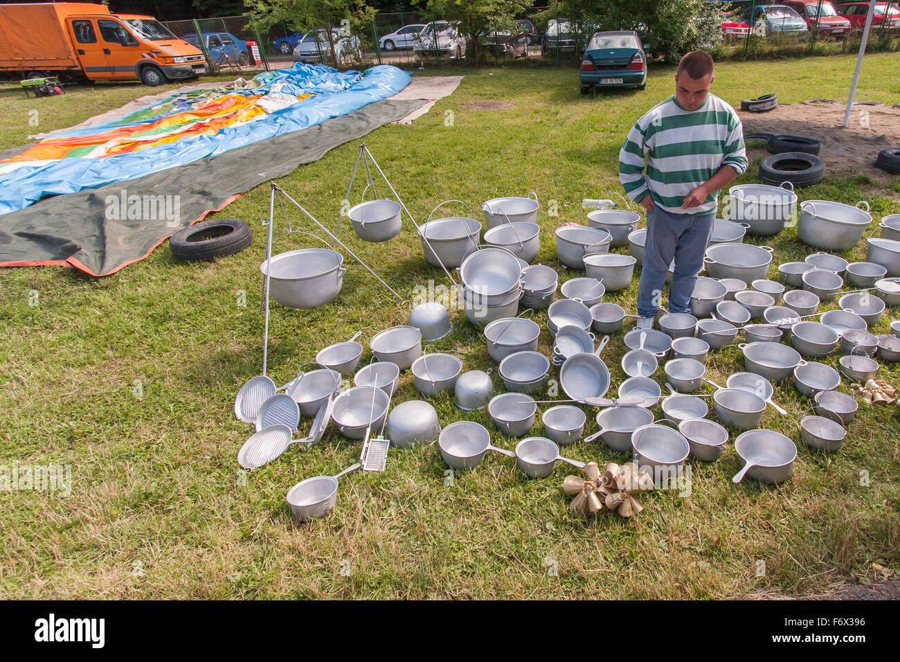 Man selling pots hi-res stock photography and images - Alamy