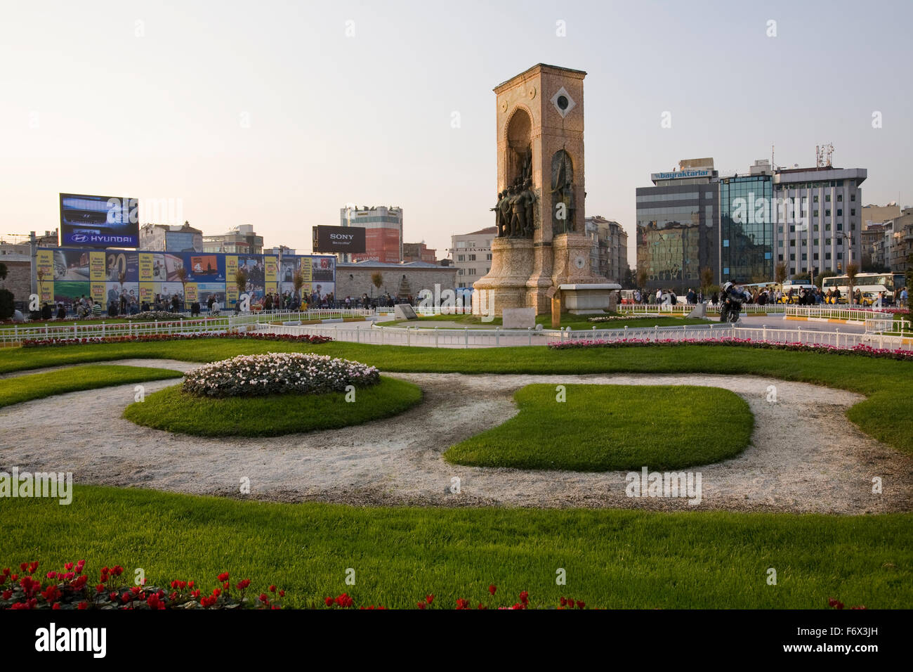 Istanbuls skyline hi-res stock photography and images - Alamy