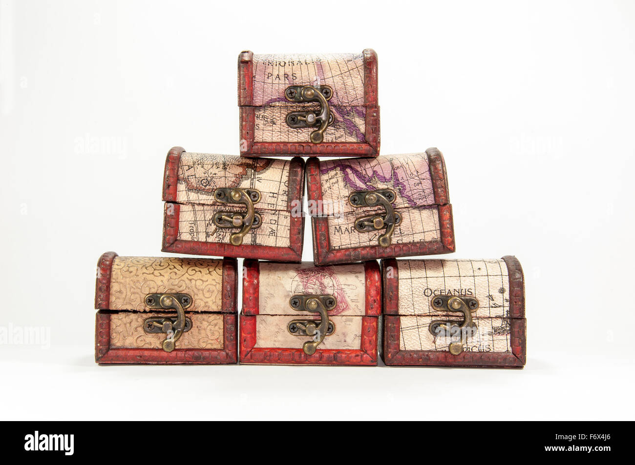 Jewel boxes hi-res stock photography and images - Alamy