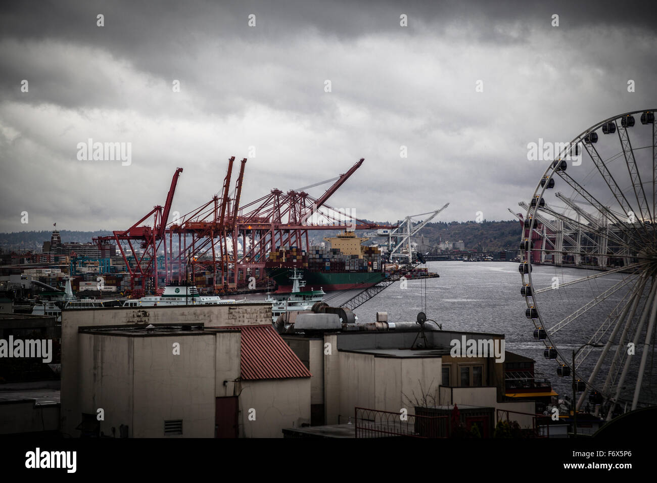 Seattle harbour view hi-res stock photography and images - Alamy