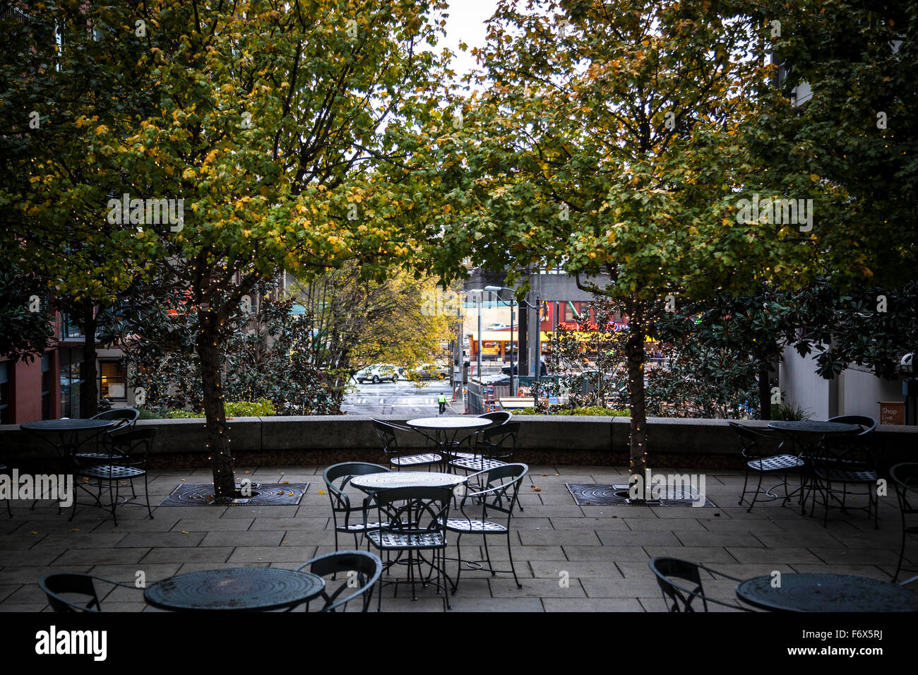 Coffee tables hi-res stock photography and images - Alamy