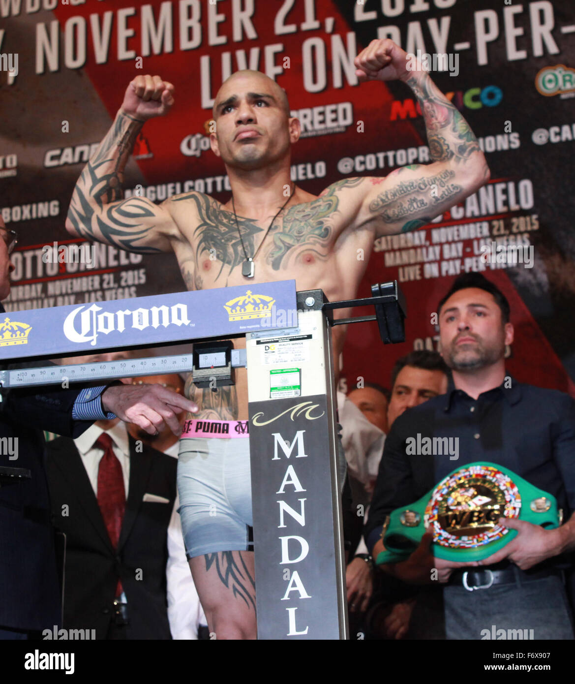 Las Vegas, Nevada, USA. 20th Nov, 2015. Boxer Saul Canelo Alvarez ...