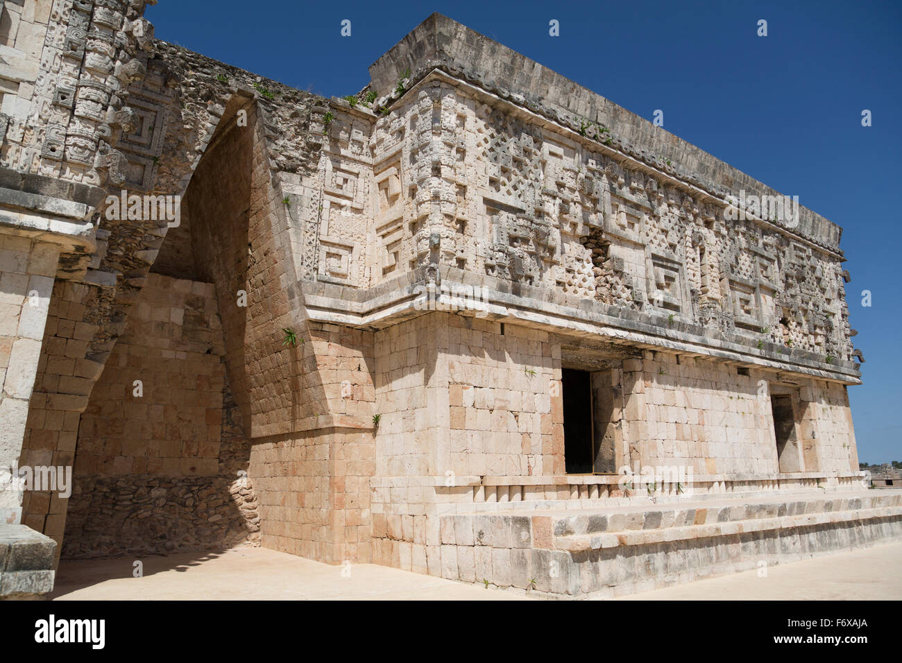 Corbelled arch hi-res stock photography and images - Alamy