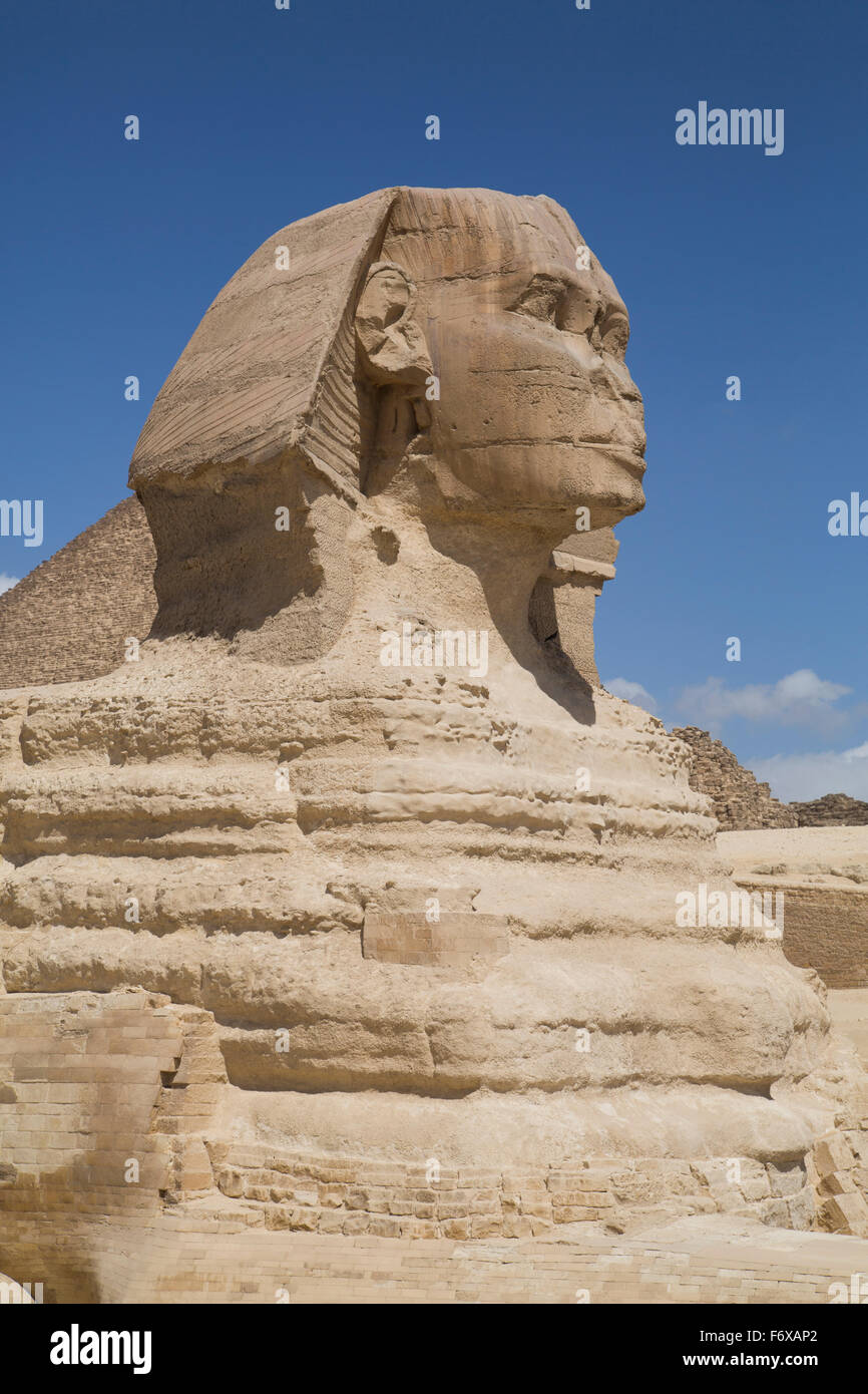 Sphinx and the pyramids hi-res stock photography and images - Alamy