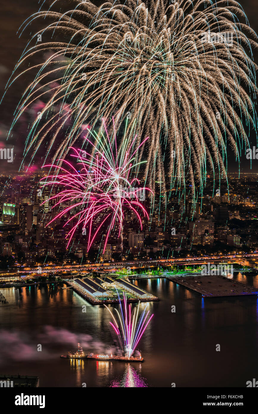 Fourth of July Macy's fireworks over the East River; New York City, New ...
