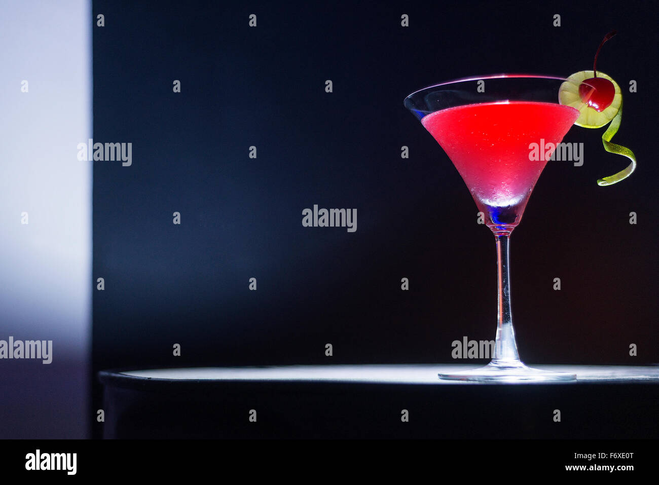 Night bar drink hi-res stock photography and images - Alamy
