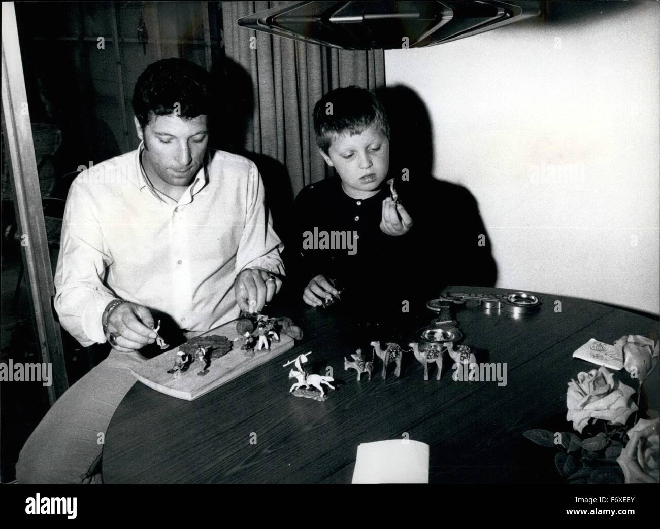 1972 - Tom Jones with his eight-year old son Mark. © Keystone Pictures ...