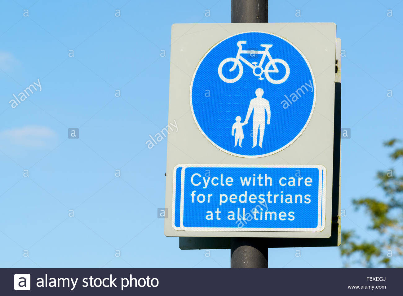 Shared Path Sign Signs High Resolution Stock Photography and Images - Alamy