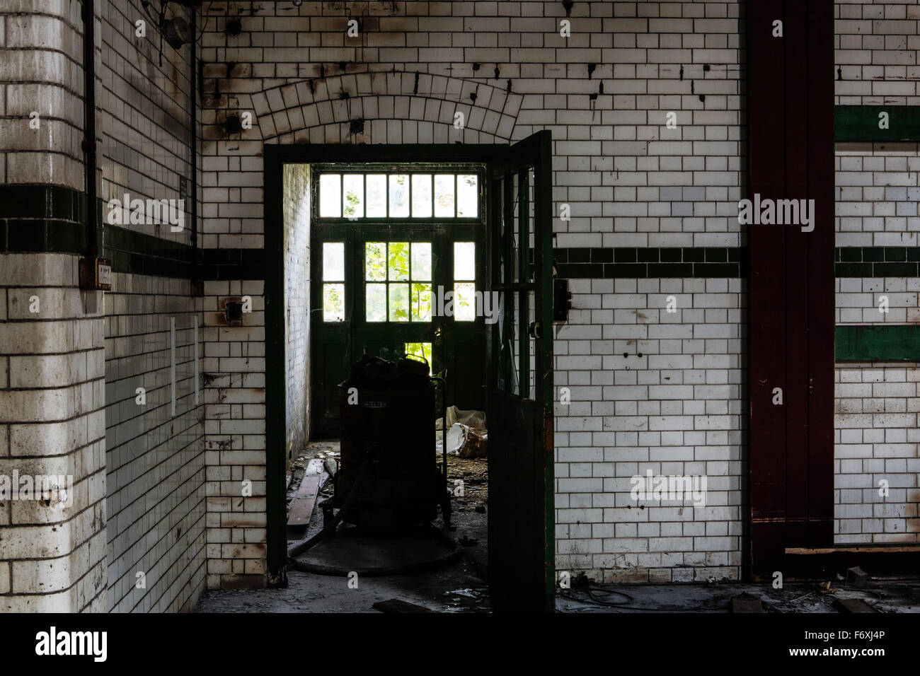 inside view of a deserted run down building Stock Photo - Alamy