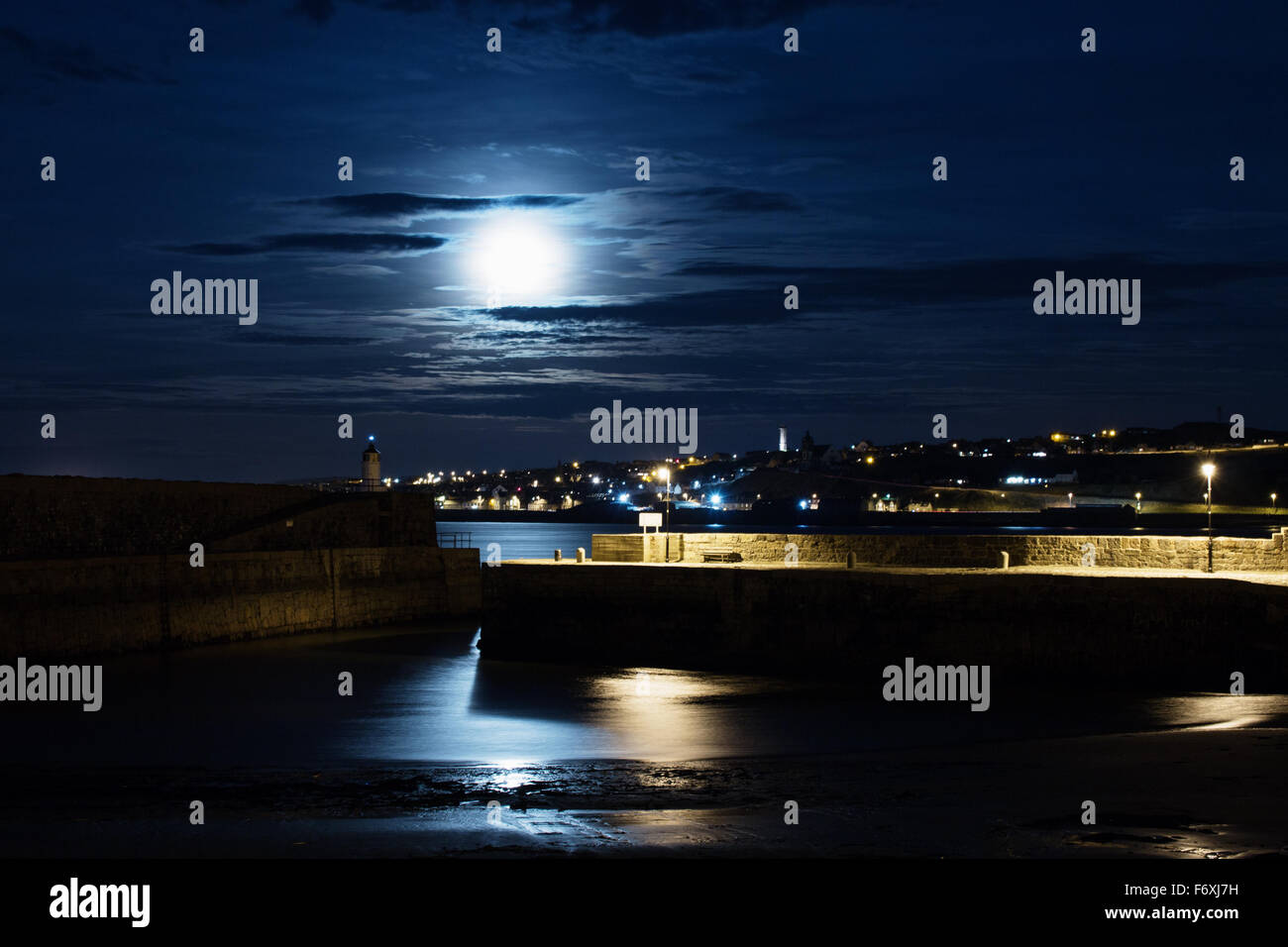 Lighthouse at moonlight hi-res stock photography and images - Alamy