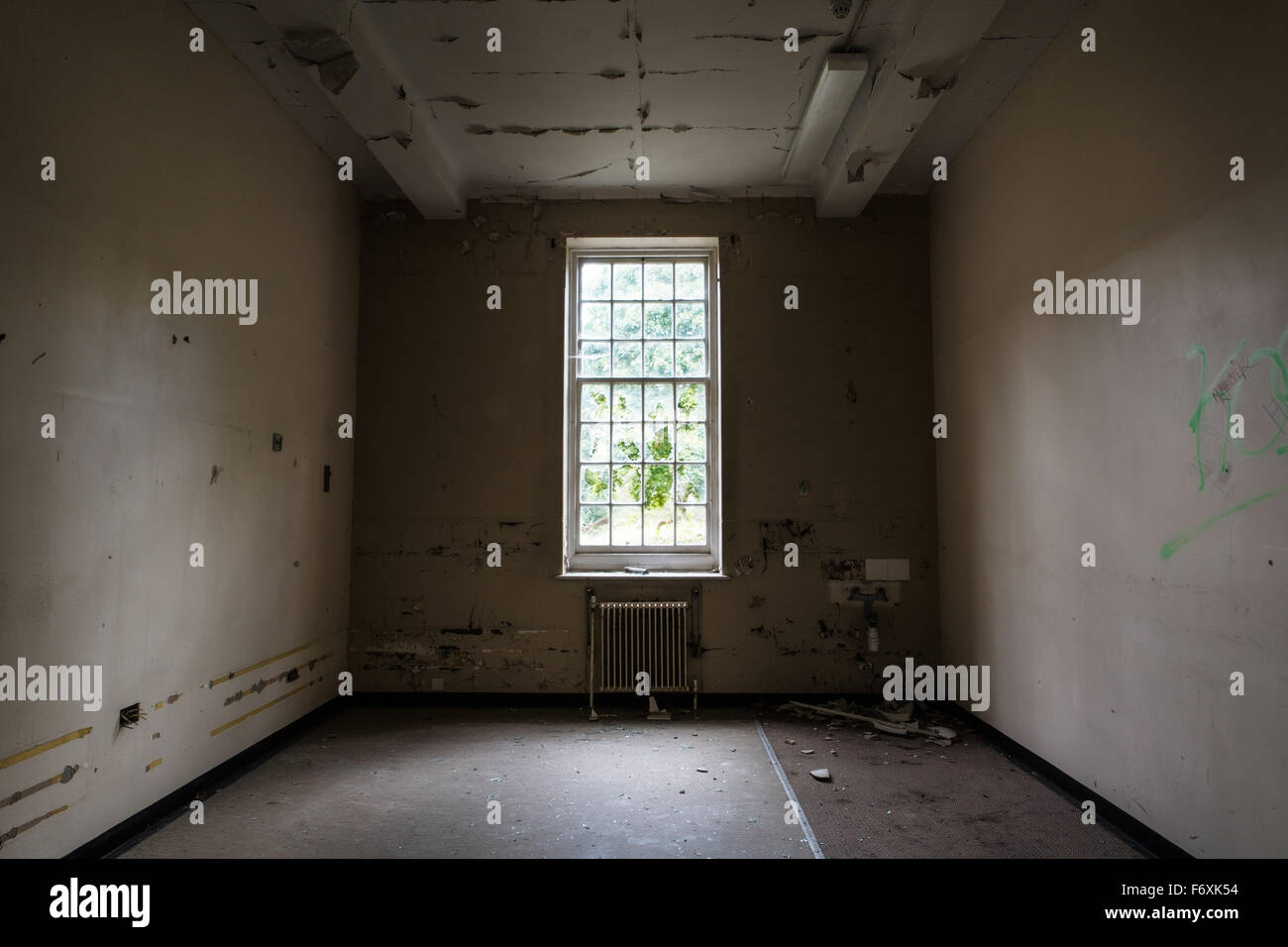 inside view of a deserted run down building Stock Photo - Alamy