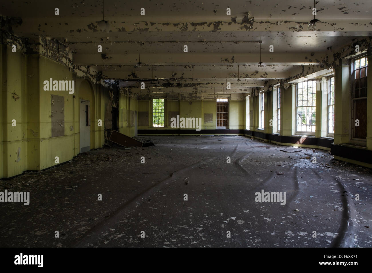 inside view of a deserted run down building Stock Photo - Alamy