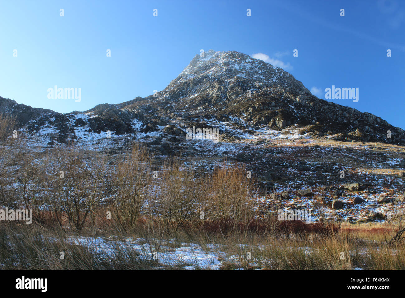 Tryfan mountain in Snowdonia national park with a dusting of snow Stock ...