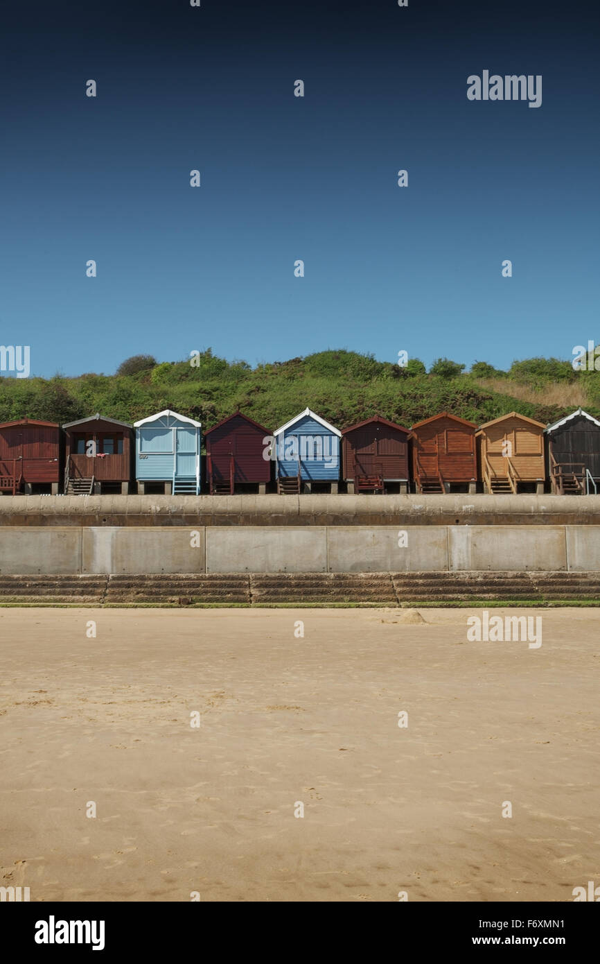 beach huts on the promenade, Frinton, Essex, England Stock Photo - Alamy