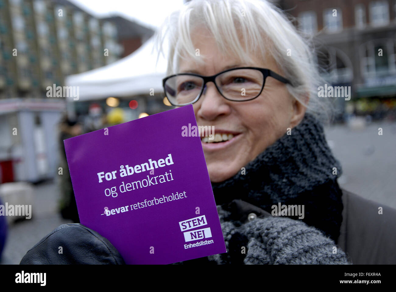 Stem nej hi-res stock photography and images - Alamy