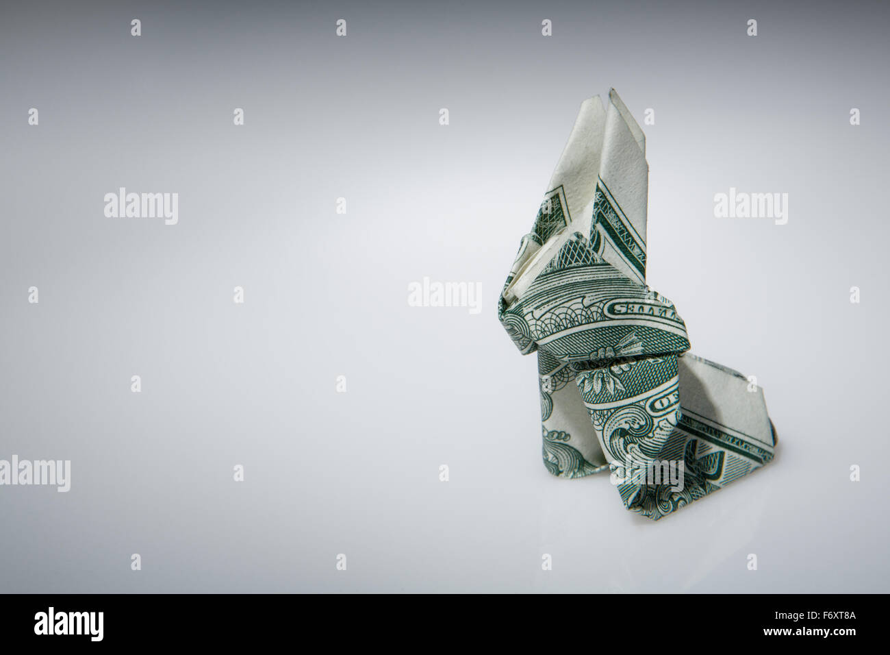 Money origami rabbit hi-res stock photography and images - Alamy