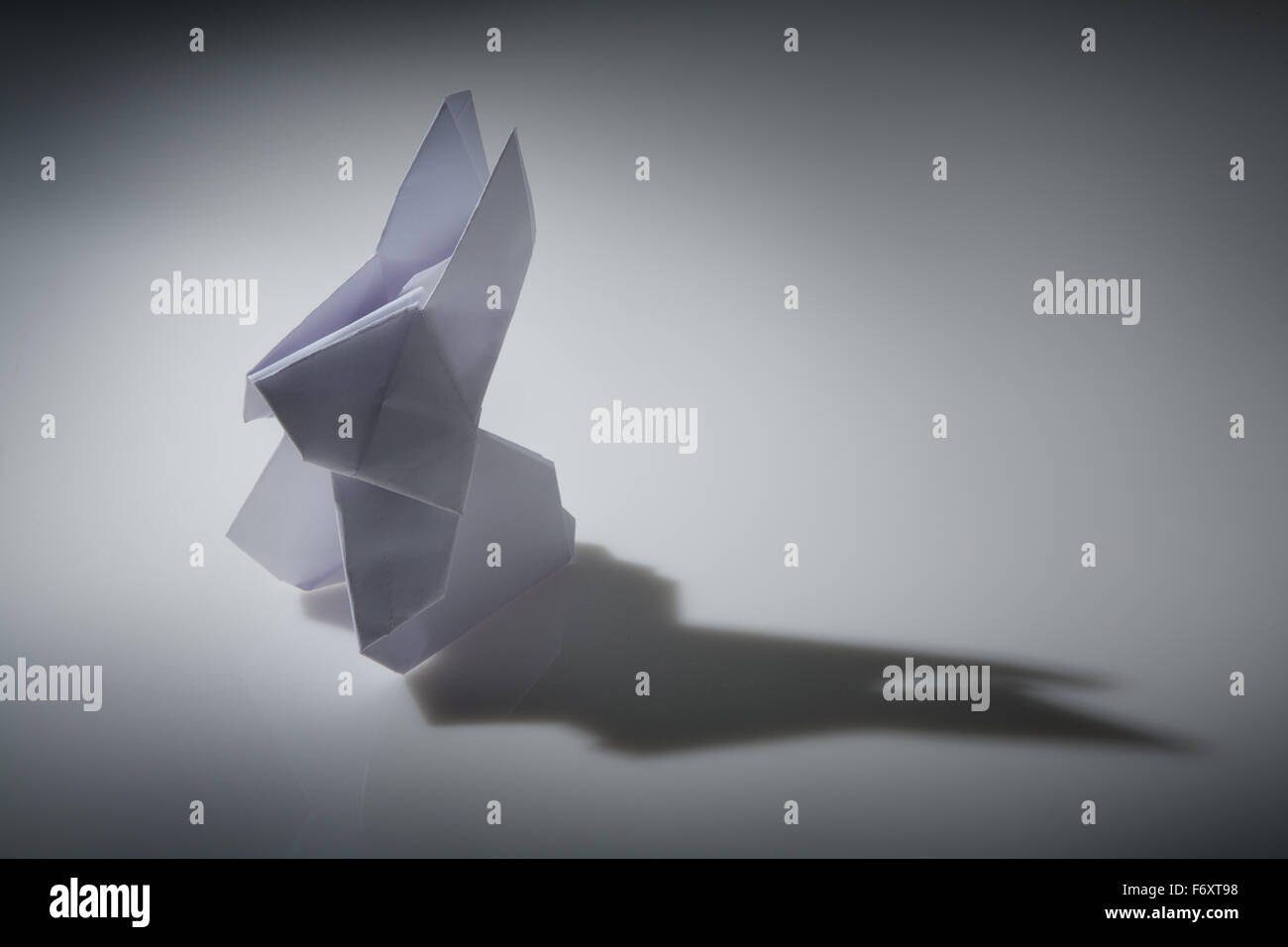 Rabbit origami icon hi-res stock photography and images - Alamy