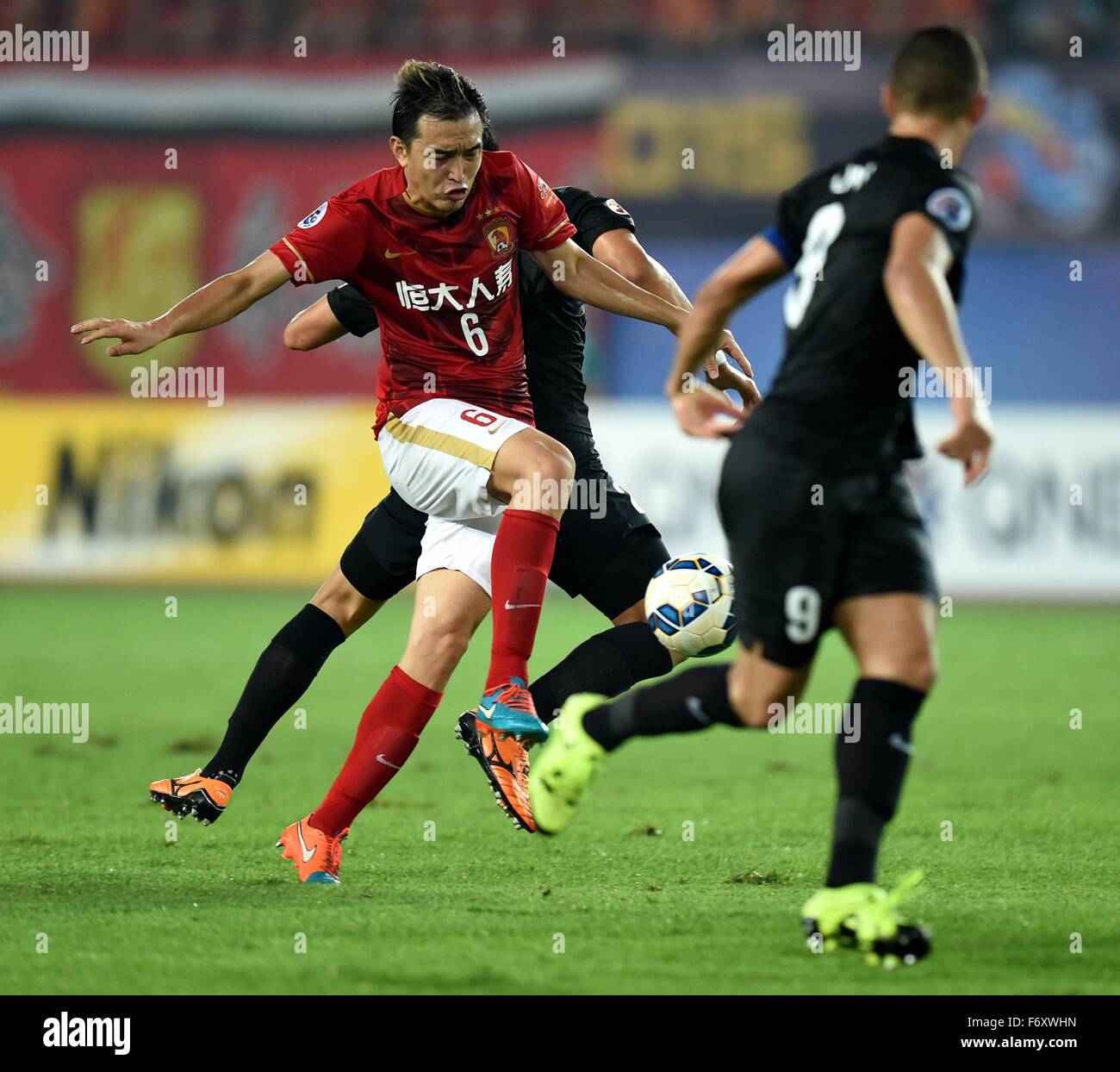 Guangzhou, China. 21st Nov, 2015. Feng Xiaoting (L) of Guangzhou ...