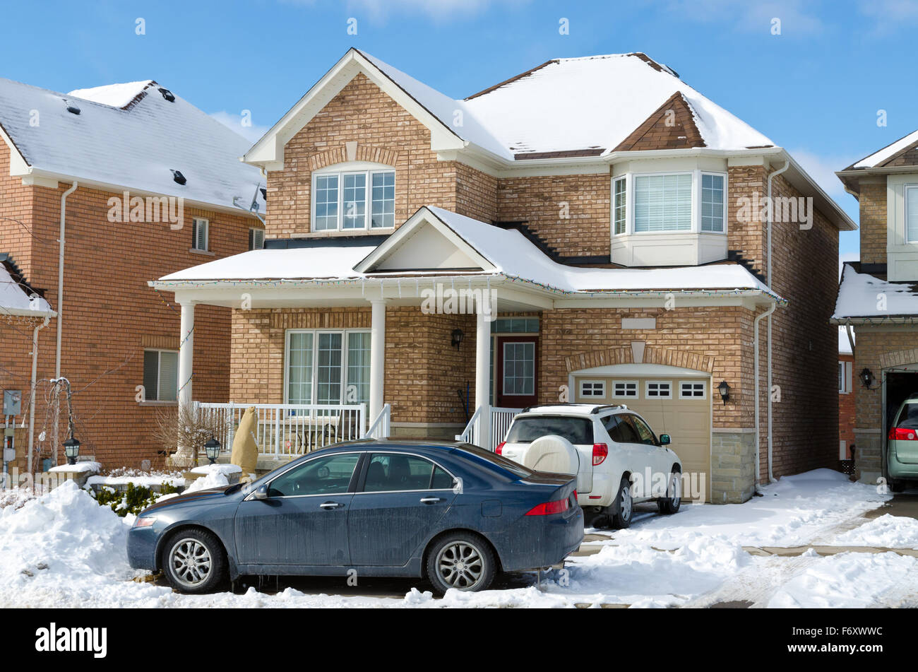 Canadian town house hi-res stock photography and images - Alamy