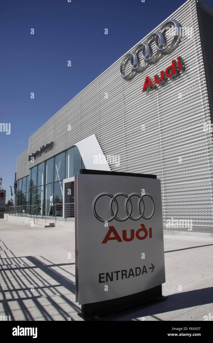 Audi Car dealership Stock Photo - Alamy