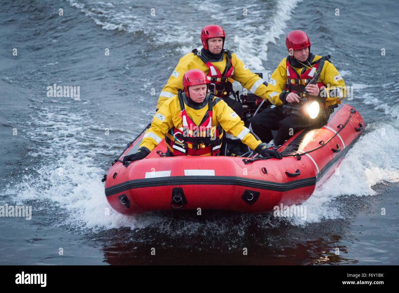 Fire rescue boat hi-res stock photography and images - Alamy