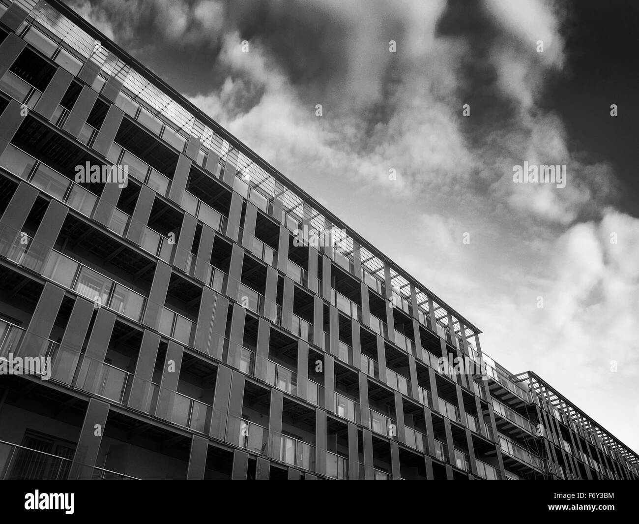 Windows pattern on a modern building Stock Photo - Alamy