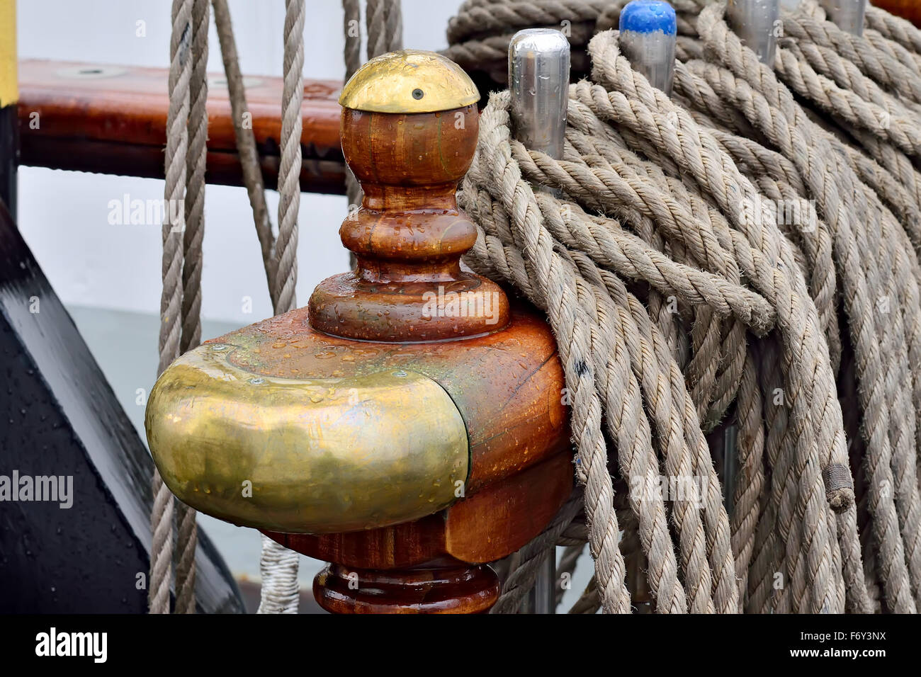 Rigging ship hi-res stock photography and images - Alamy