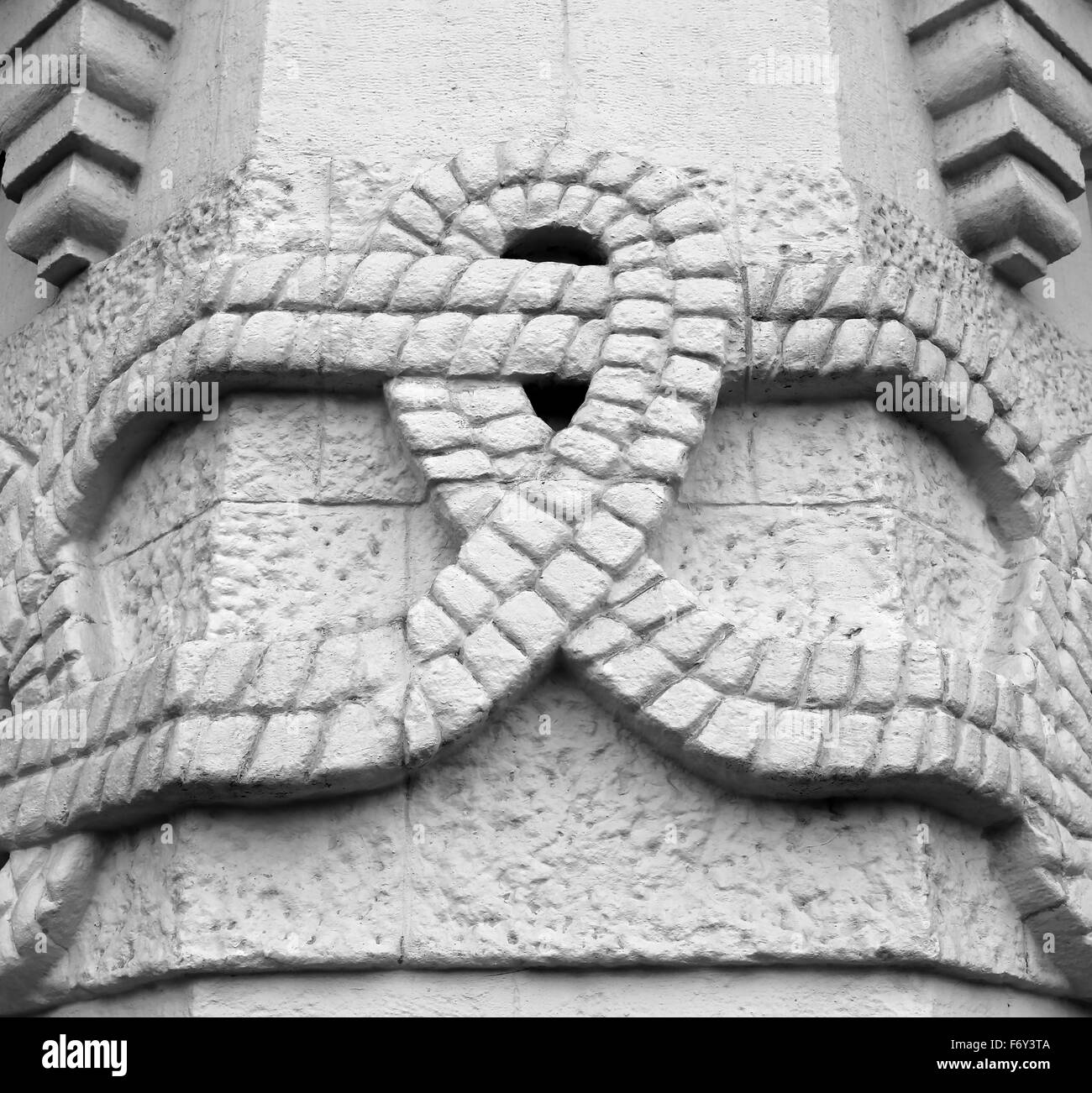 Pillar architecture hi-res stock photography and images - Alamy