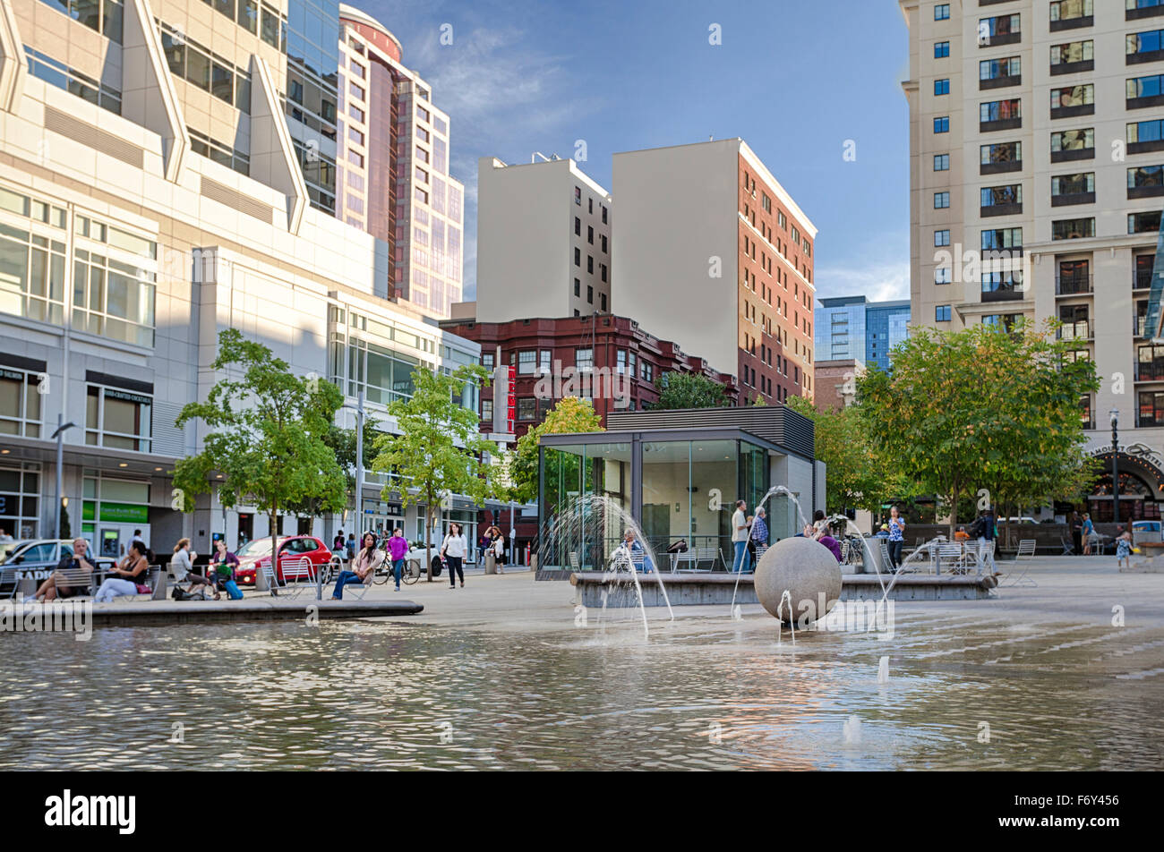 Portland oregon downtown hi-res stock photography and images - Alamy