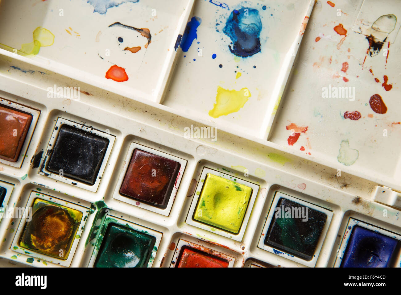 Watercolour paints hi-res stock photography and images - Alamy