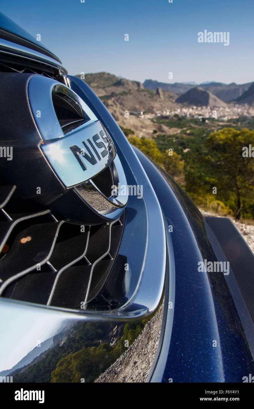 Large 4x4 hi-res stock photography and images - Alamy