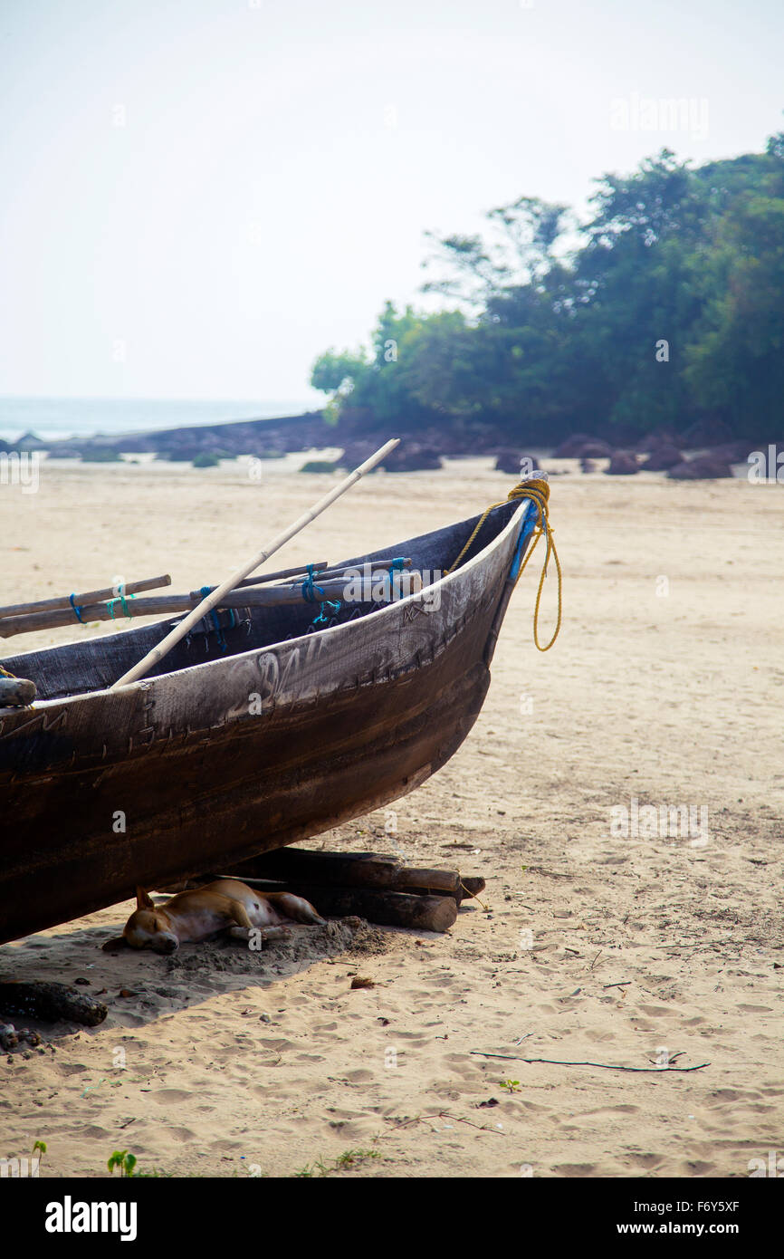 Old rope on beach hi-res stock photography and images - Alamy