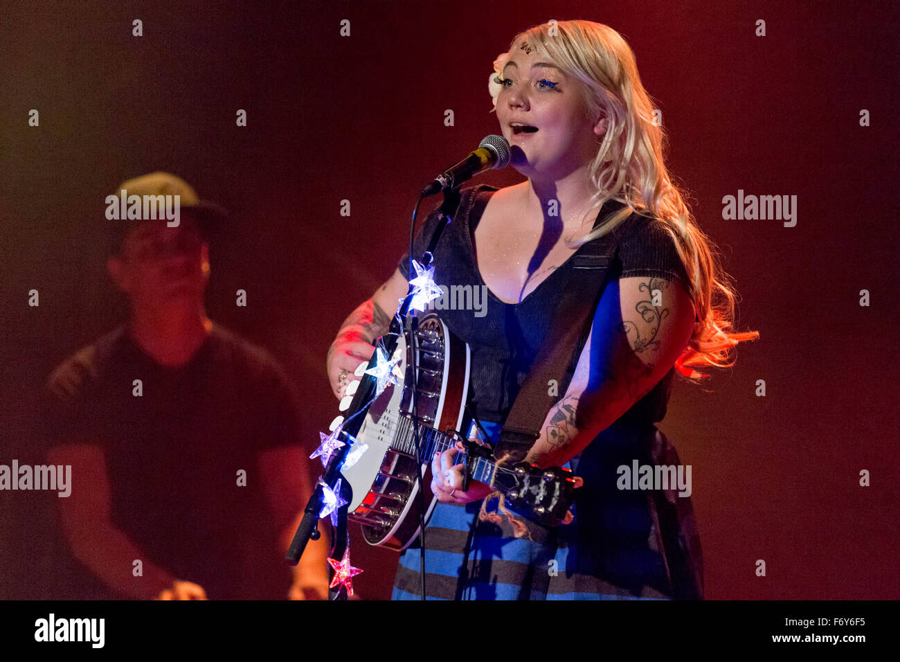 Madison, Wisconsin, USA. 21st Nov, 2015. Musician ELLE KING performs ...