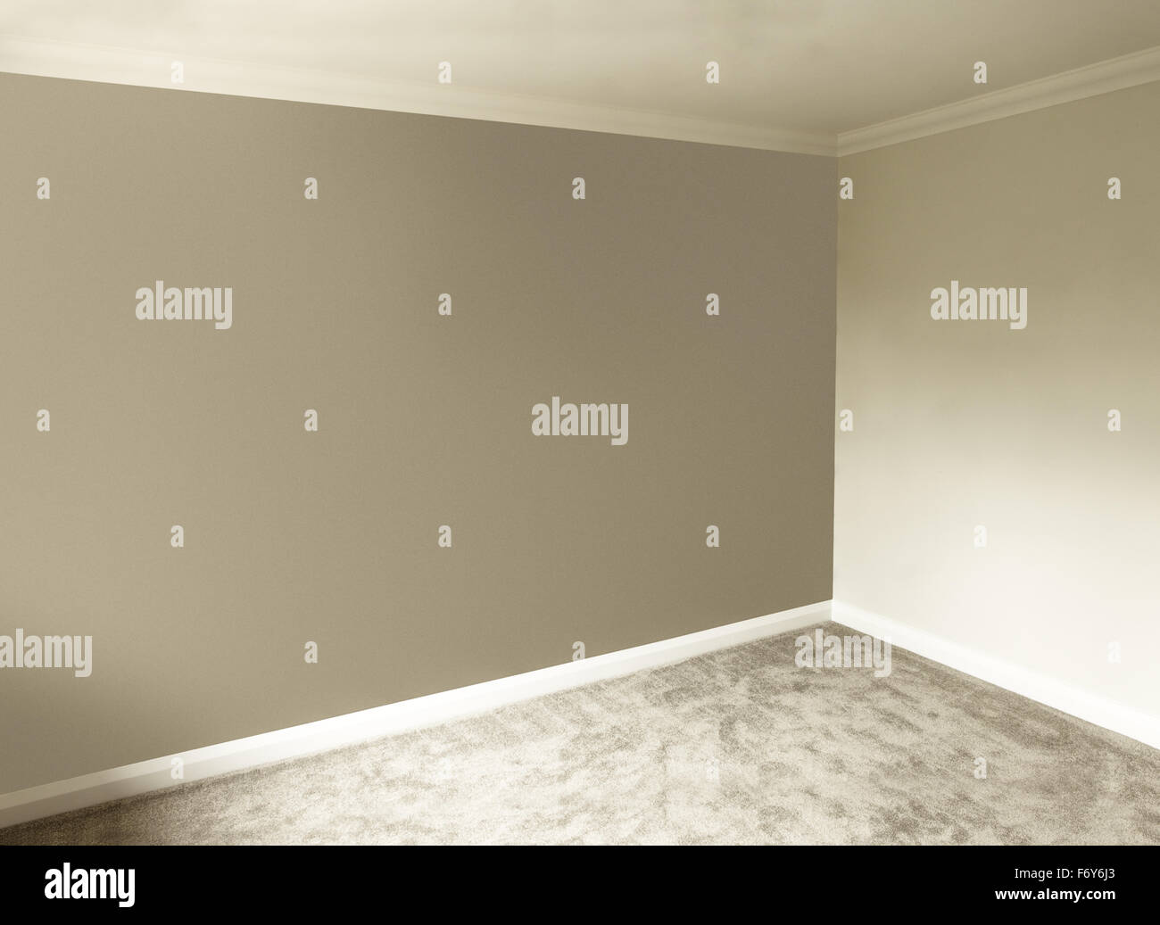 Empty plain painted room in a house with no furniture Stock Photo - Alamy