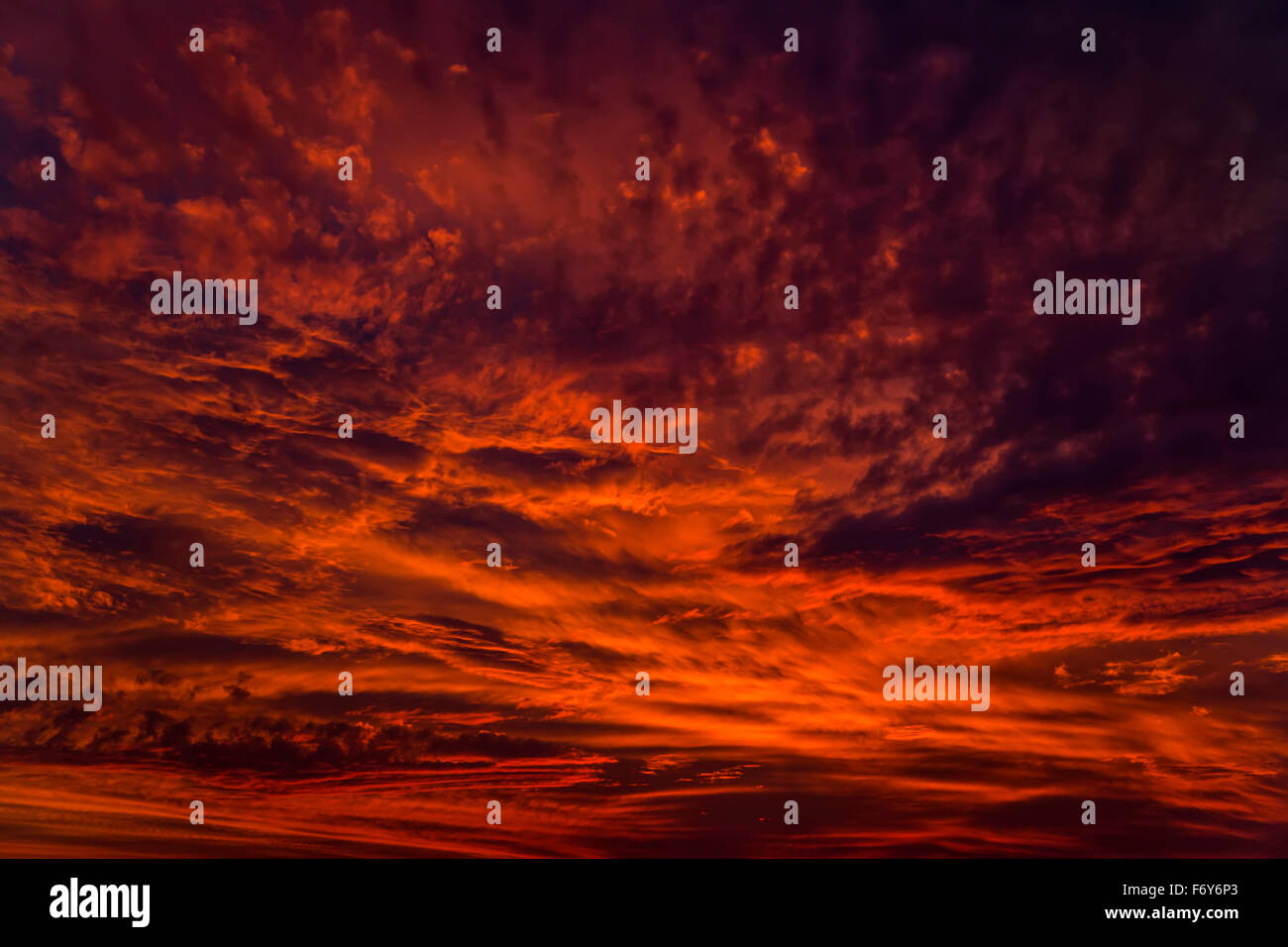 Dramatic red sky at night hi-res stock photography and images - Alamy