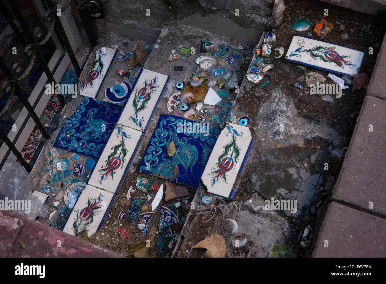 Good luck tile hi-res stock photography and images - Alamy