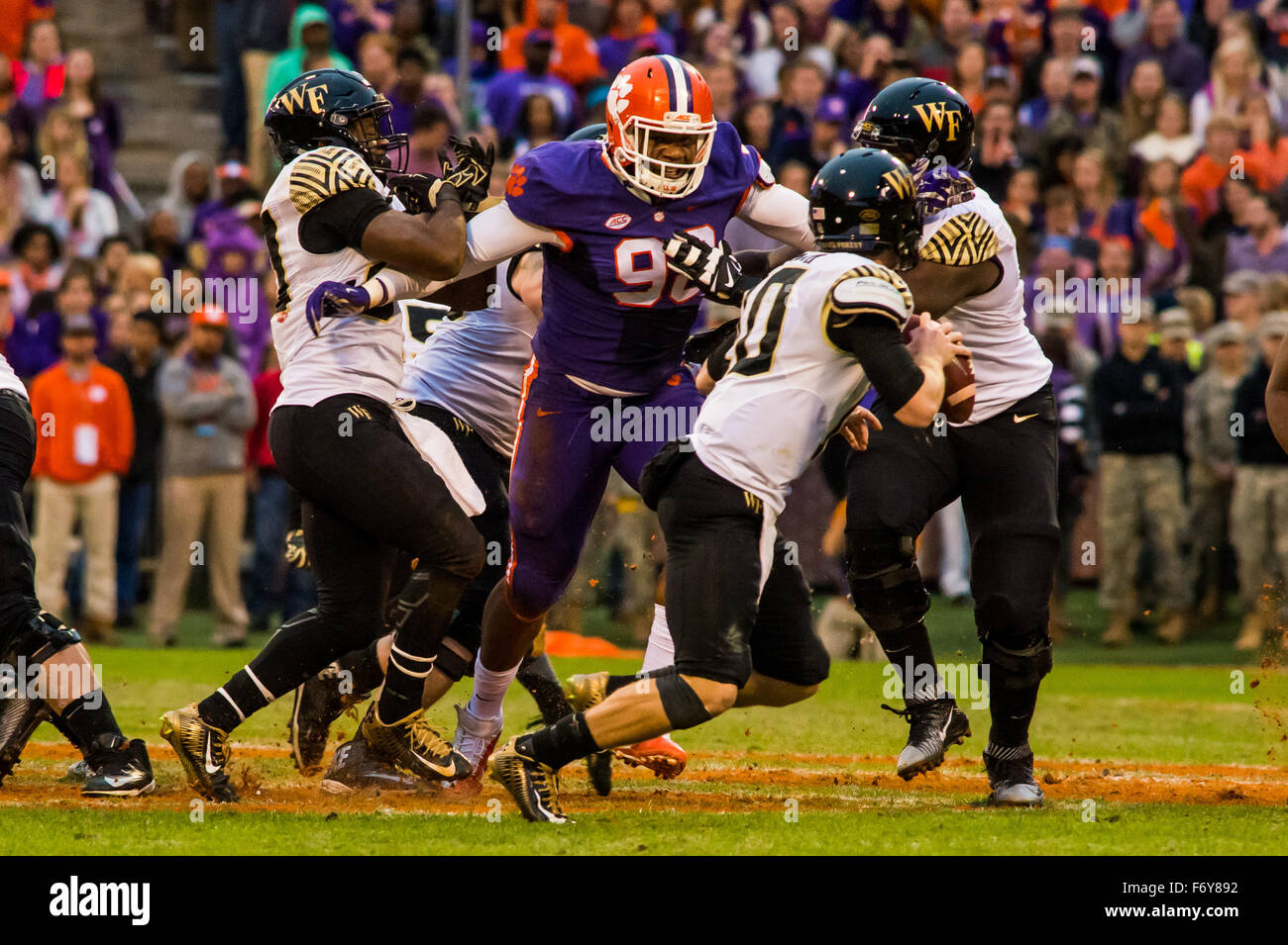 Clemson Tigers defensive end Kevin Dodd (98) during the NCAA Football ...