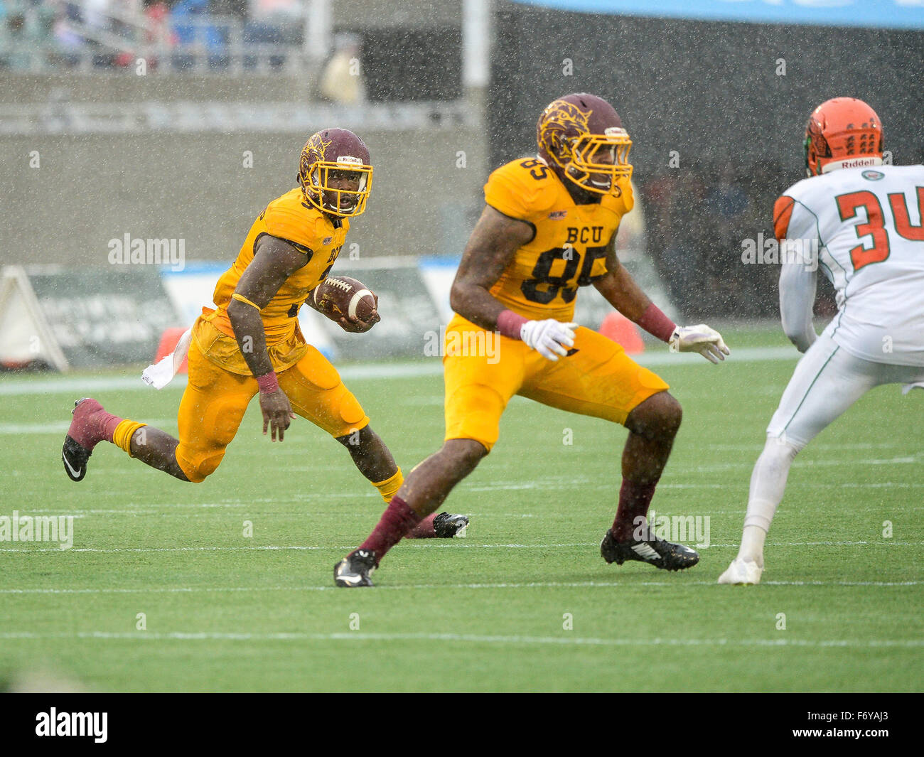 Orlando, FL, USA. 21st Nov, 2015. Bethune Cookman quarterback Quentin ...