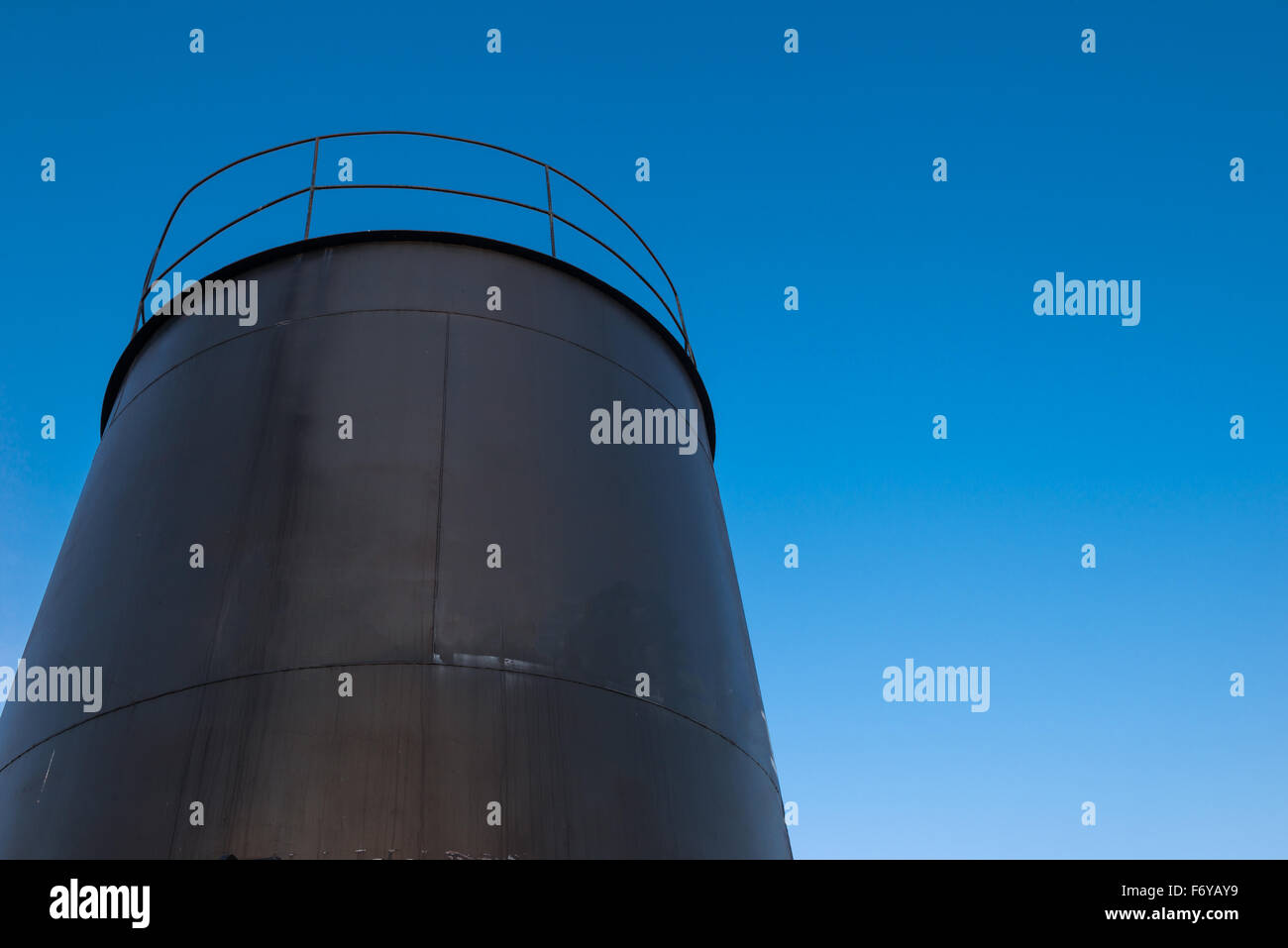 Oil storage tank hi-res stock photography and images - Alamy