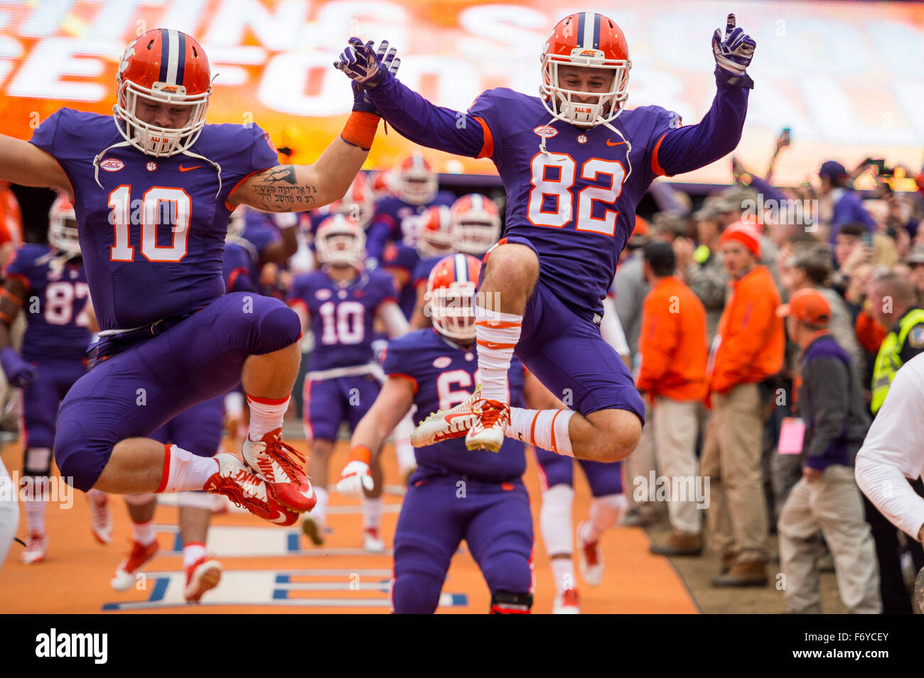 Clemson wide receiver Adrien Dunn (82) before the NCAA college football ...