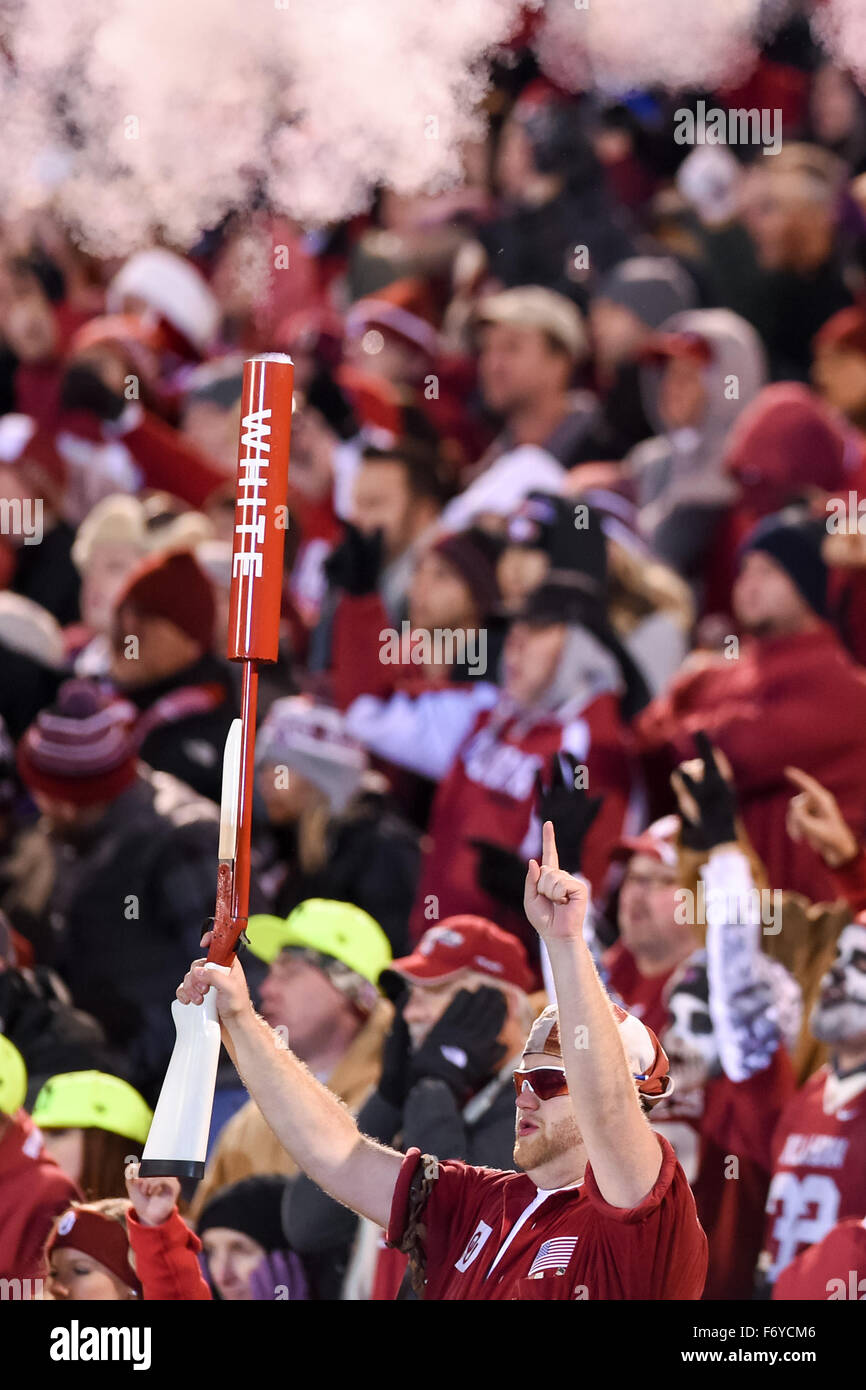 Norman, Oklahoma, USA. 21st Nov, 2015. The Ruf/neks fire off a riffle ...