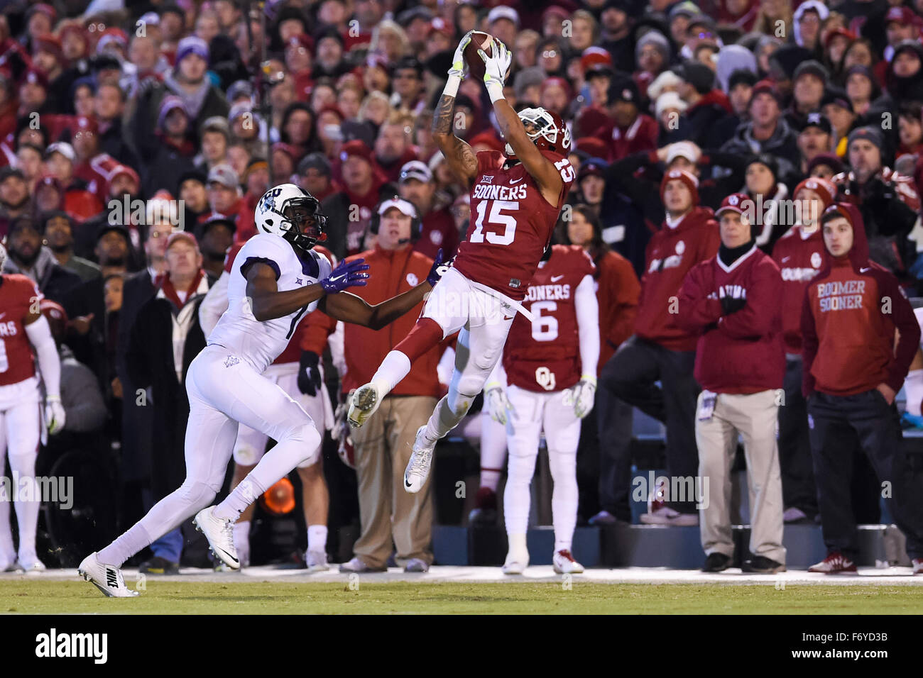 Norman, Oklahoma, USA. 21st Nov, 2015. Oklahoma Sooners cornerback Zack ...