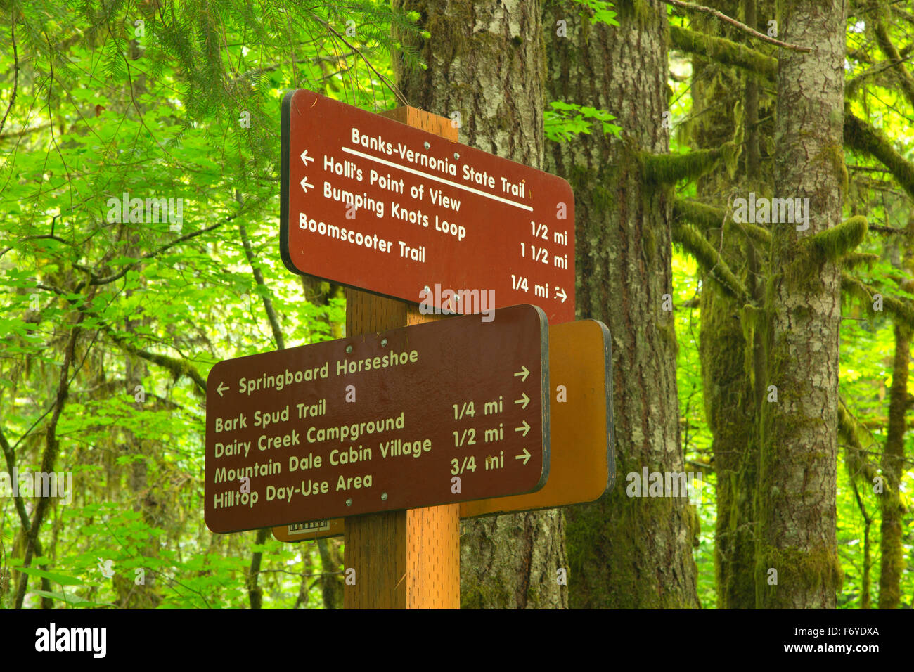 Trail sign, Stub Stewart State Park, Oregon Stock Photo - Alamy