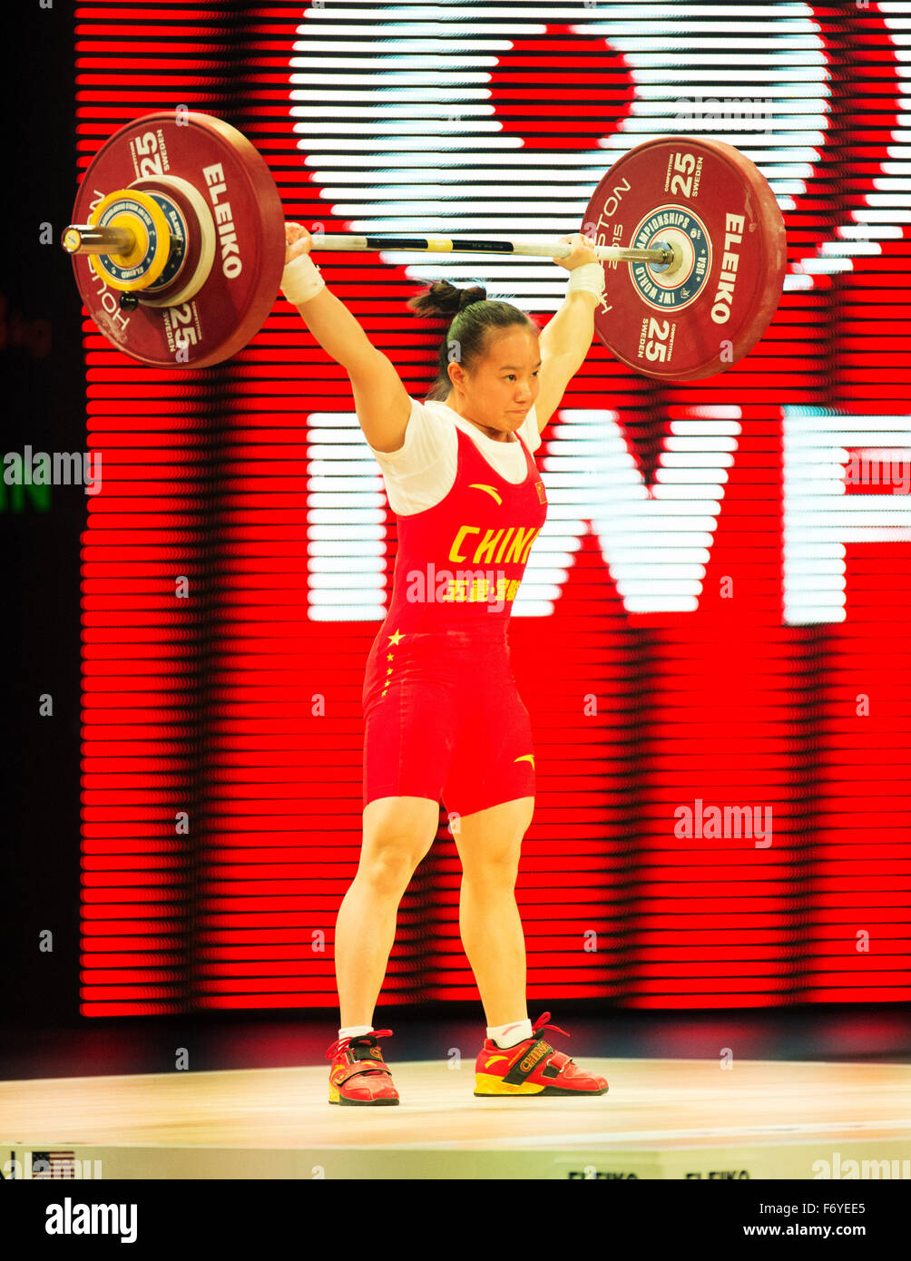 Houston, Texas, USA. 21st November, 2015. Jiang Huihua lifts 88 ...
