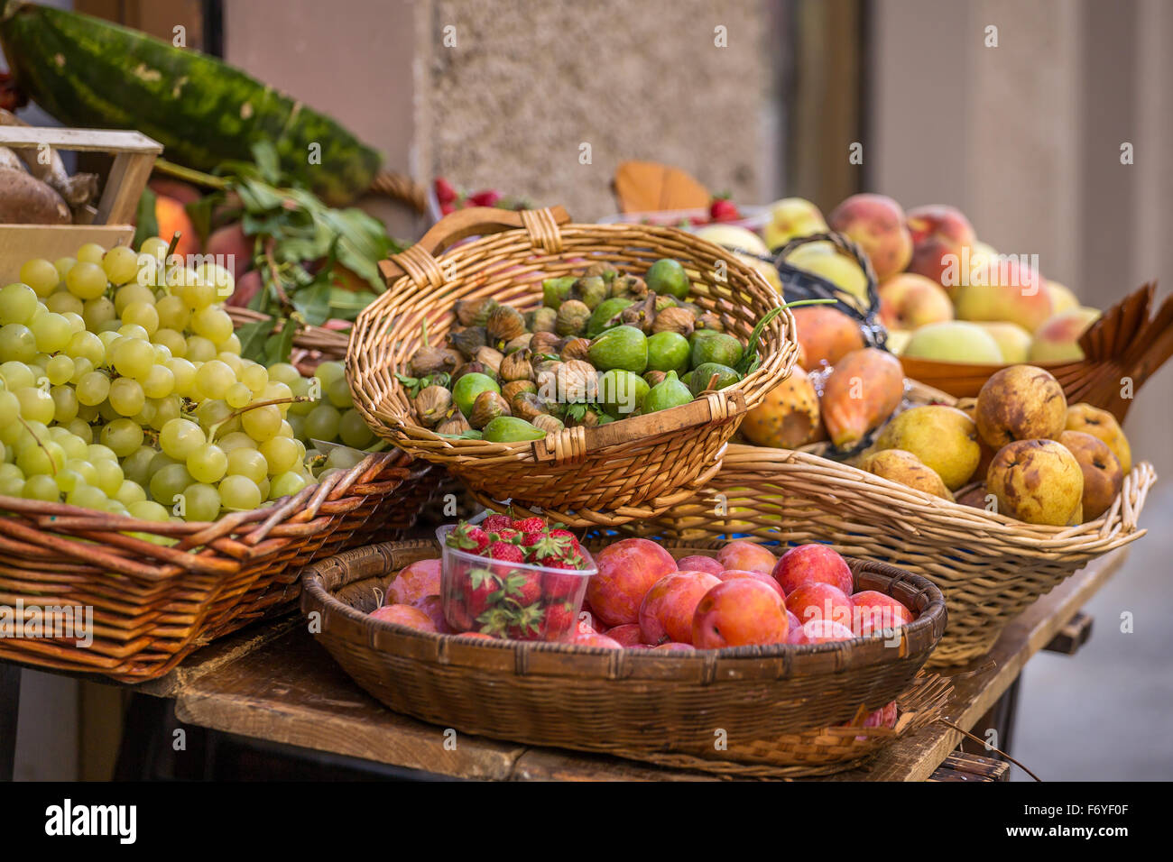 The italian shop hi-res stock photography and images - Alamy
