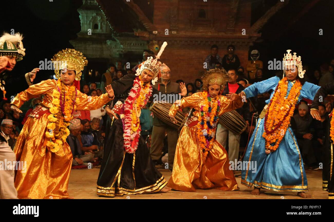 Lalitpur, Nepal. 21st Nov, 2015. Nepalese artists in traditional ...