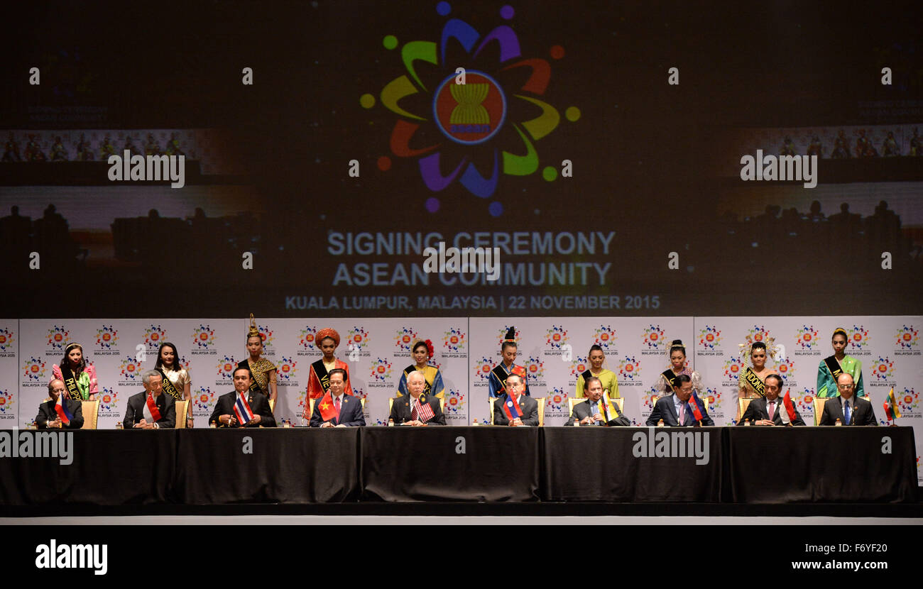 Kuala Lumpur, Malaysia. 22nd Nov, 2015. Leaders of member states of the ...