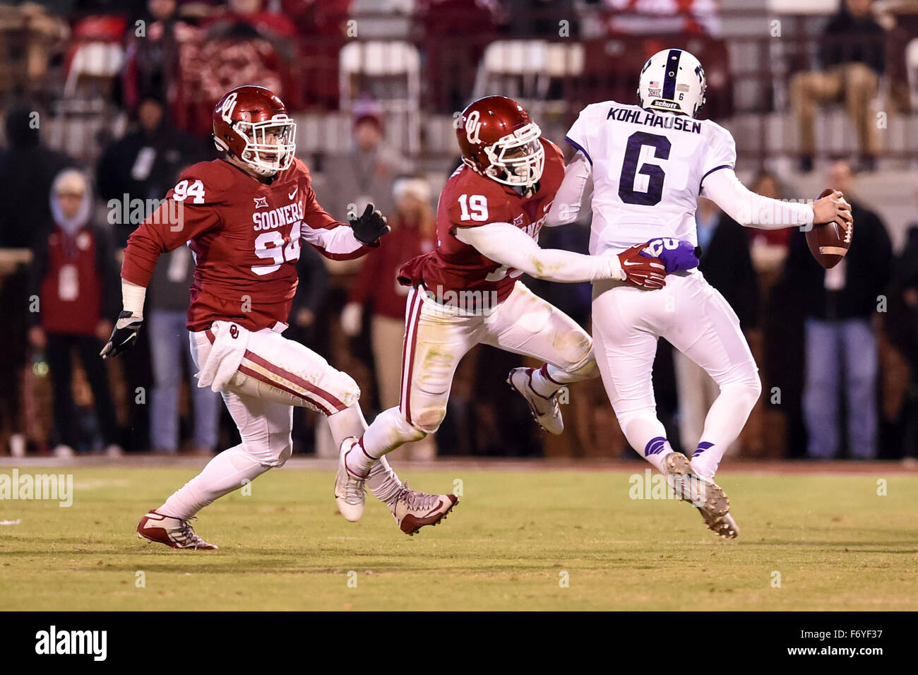 Norman, Oklahoma, USA. 21st Nov, 2015. Oklahoma Sooners linebacker Eric ...