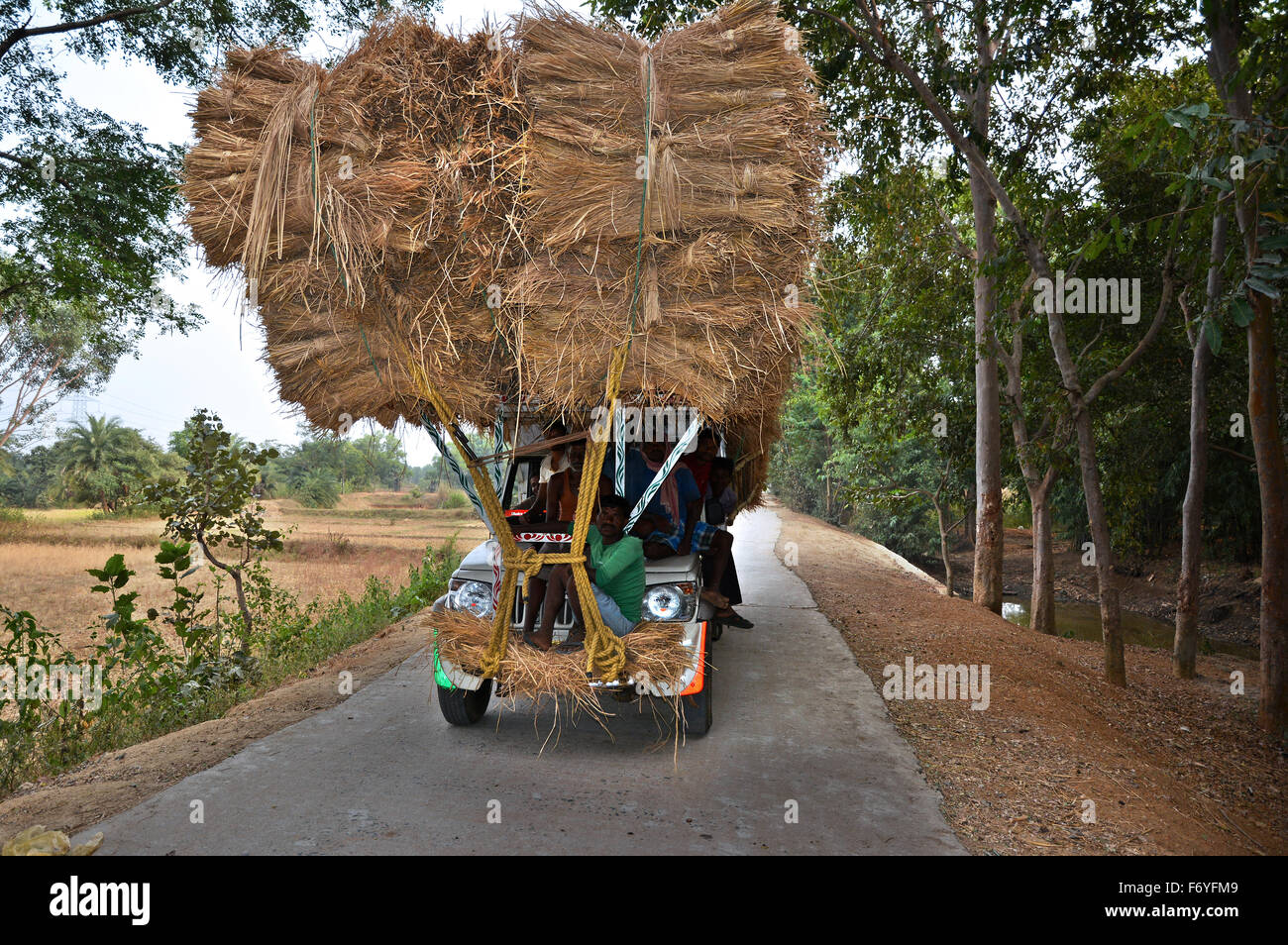 Load vehicle hi-res stock photography and images - Alamy
