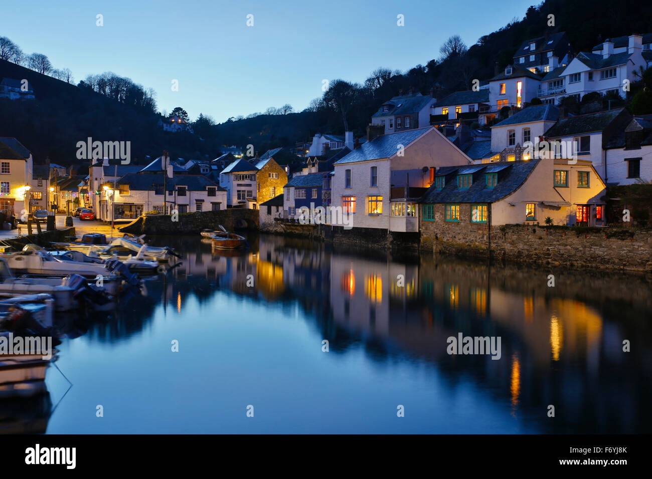 Polperro harbour hi-res stock photography and images - Alamy